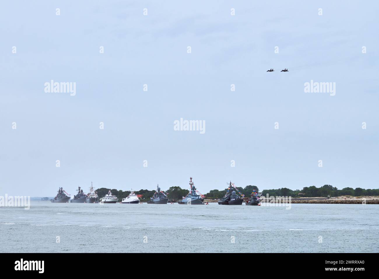 Military fighter jets are flying over Russian naval forces parade ...