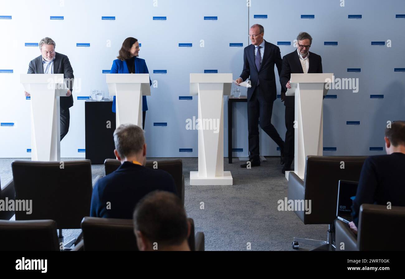 AMSTERDAM - The management of De Nederlandsche Bank (DNB) during the ...