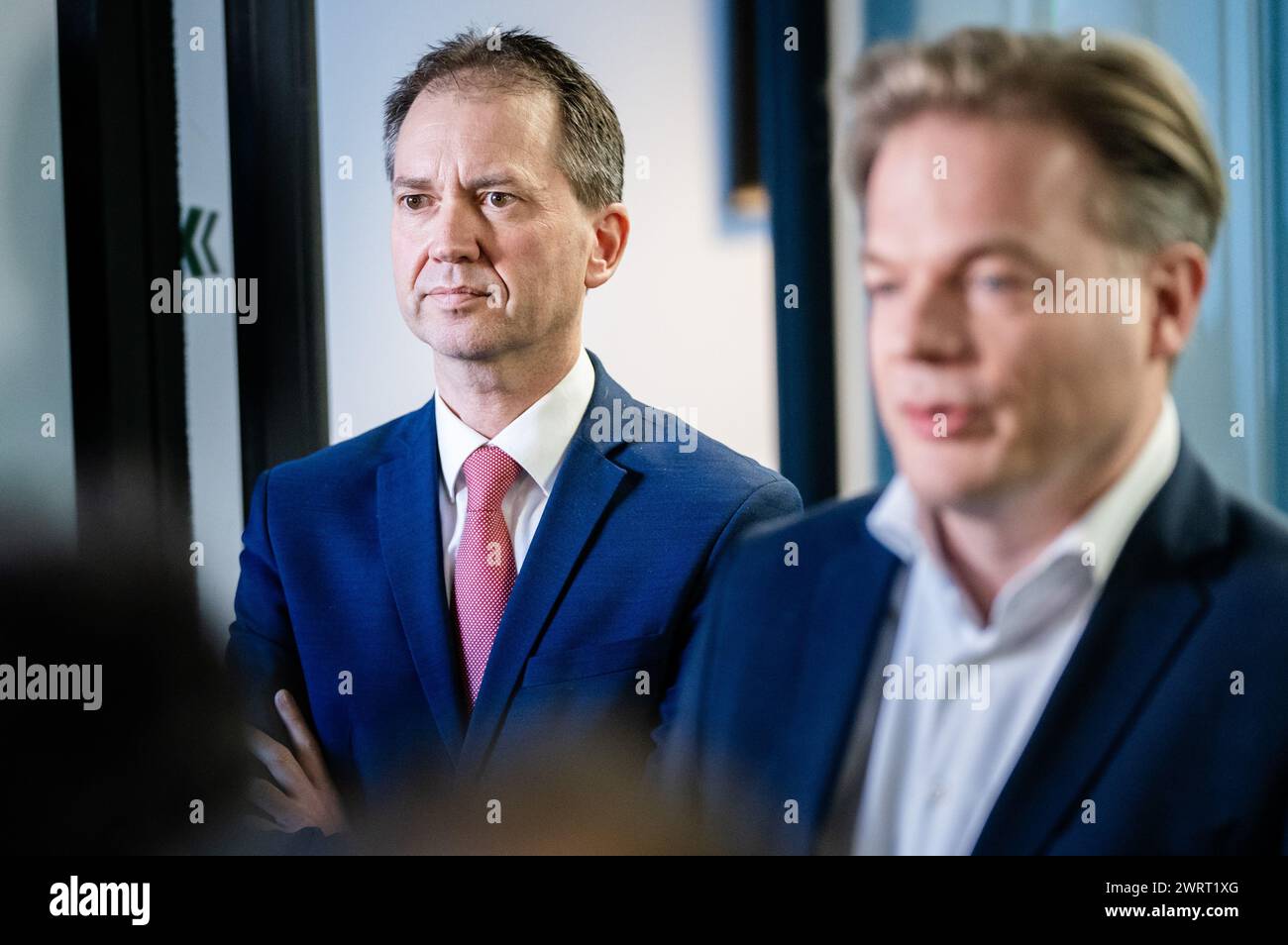 THE HAGUE - Eddy van Hijum (NSC) and Pieter Omtzigt (NSC) leave the ...