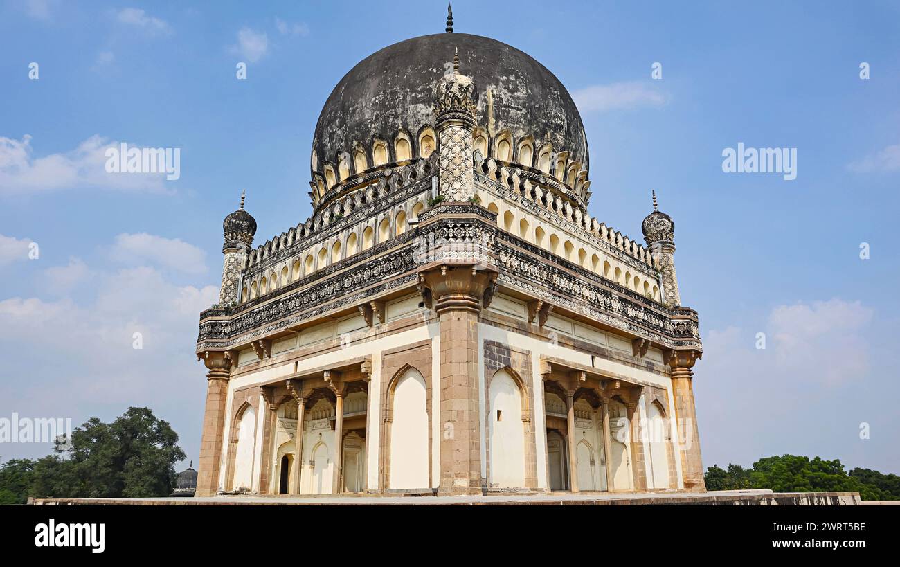 Mausoleum of Muhammad Quli Qutub Shah, the Biggest Tomb of Qutub Shahi ...