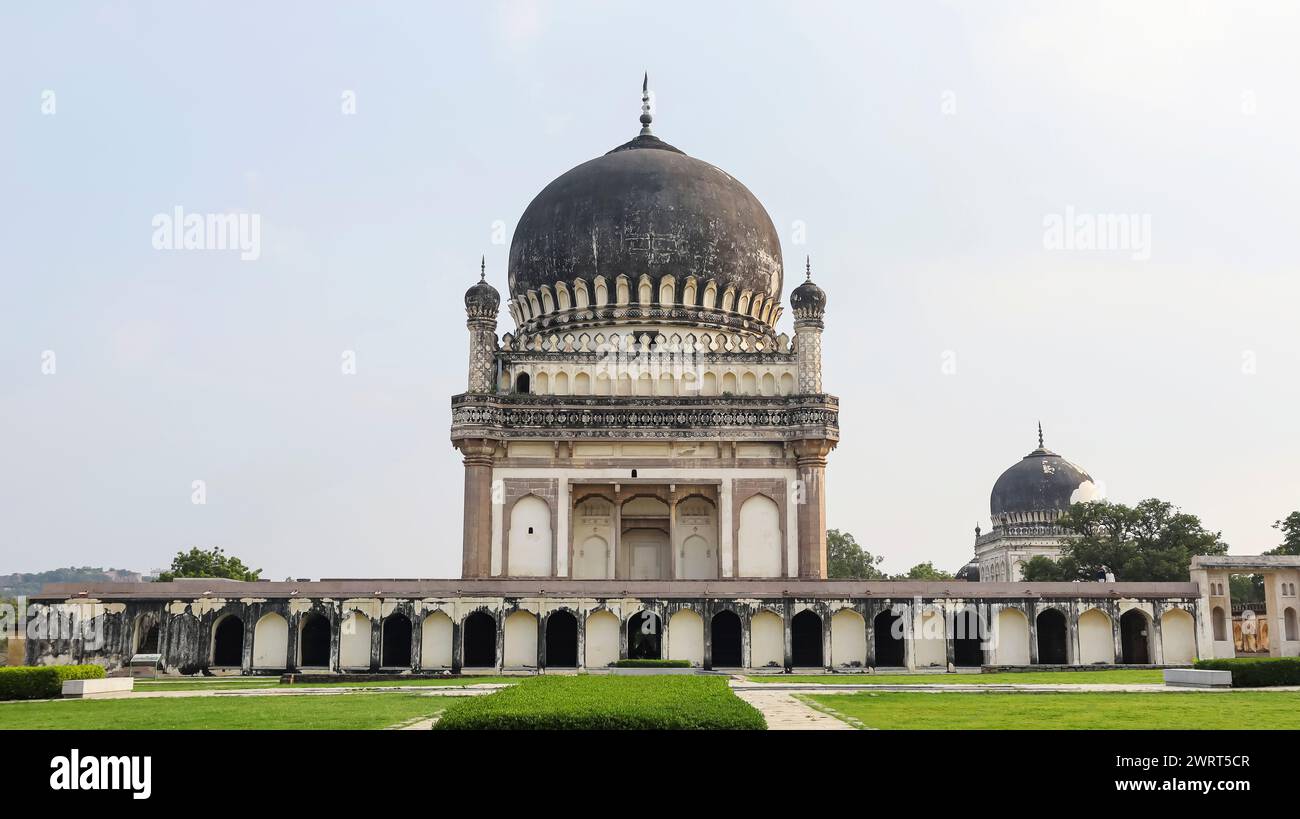 Mausoleum of Muhammad Quli Qutub Shah, the Biggest Tomb of Qutub Shahi ...