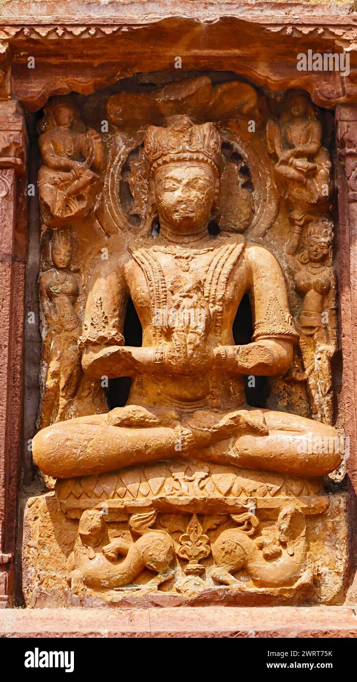 Carving Sculpture of Hindu Deity on the Kanthi Dewal Temple, Ratanpur ...