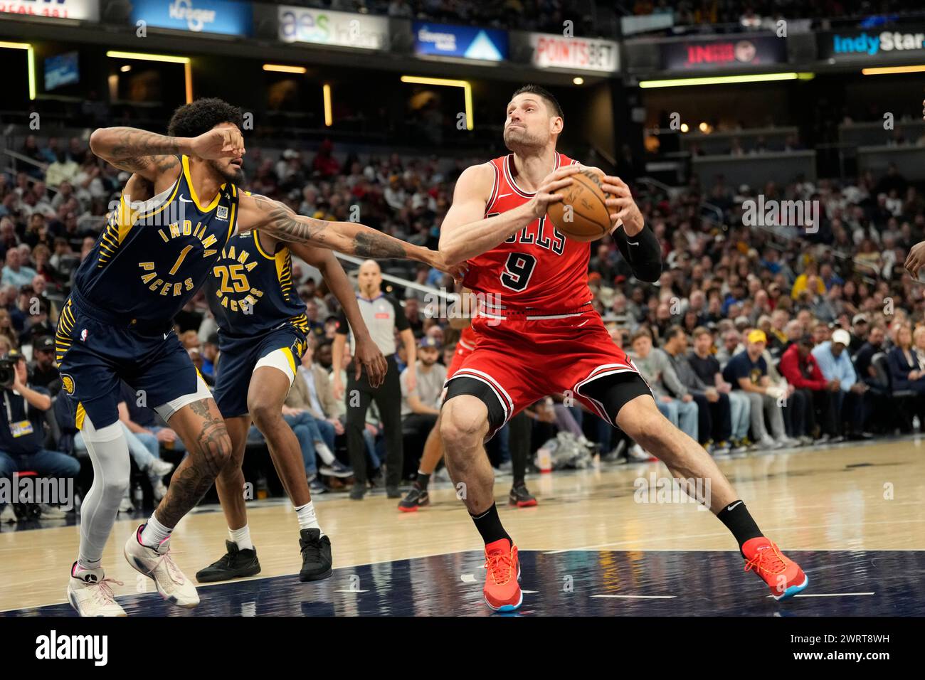 Chicago Bulls center Nikola Vucevic (9) in action during an NBA ...