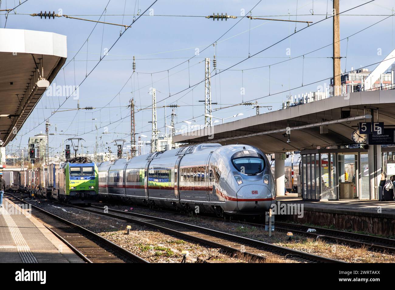 ICE 3 high-speed train of Deutsche Bahn in the station Deutz, Cologne ...