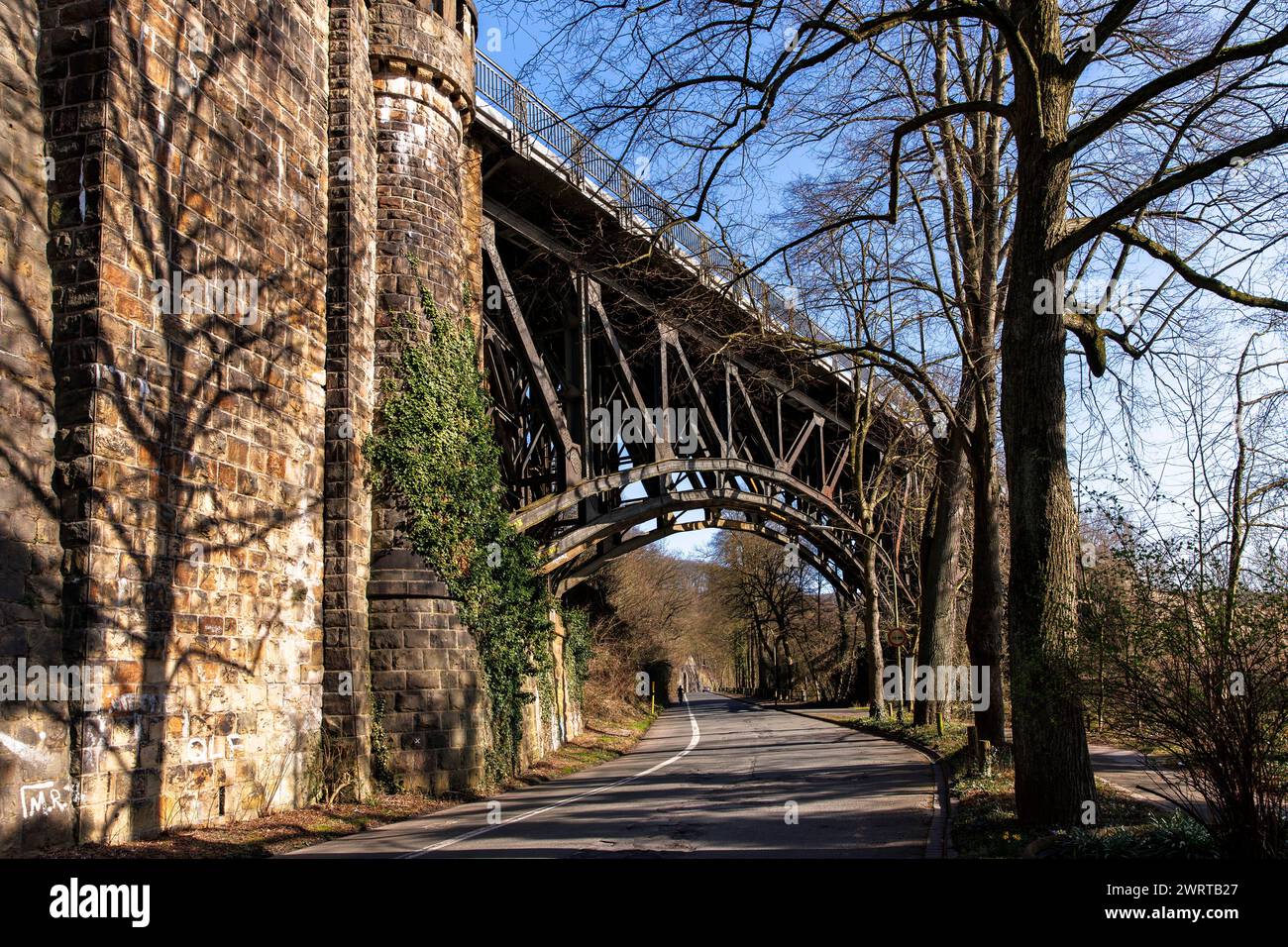 Ruhr viaduct in Witten, railroad bridge over the Ruhr, the three steel ...