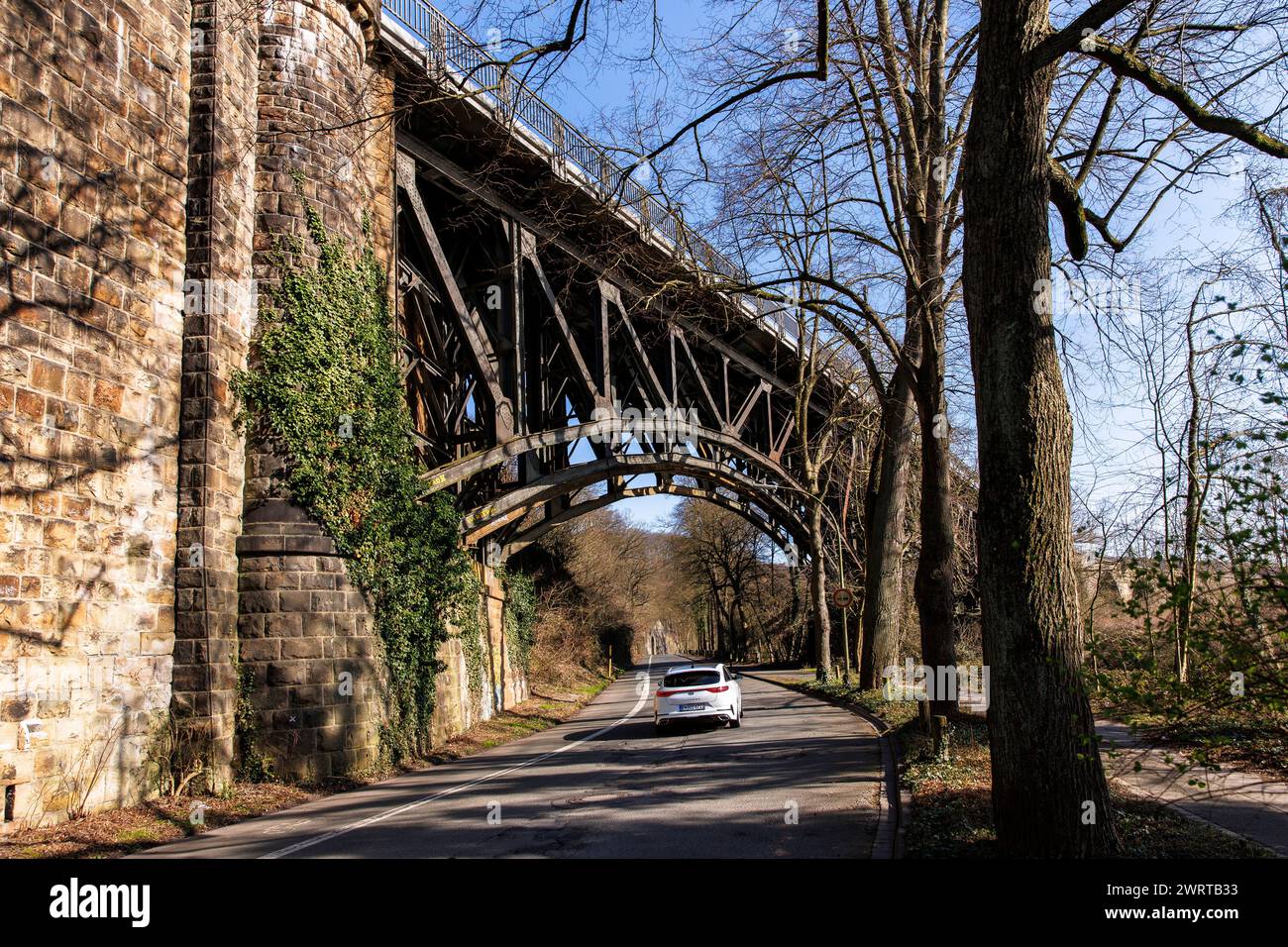 Ruhr viaduct in Witten, railroad bridge over the Ruhr, the three steel ...