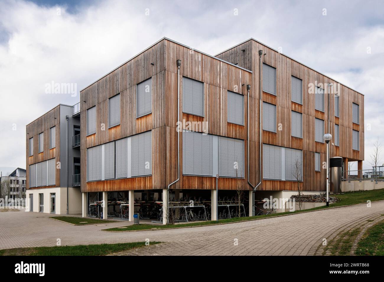 the extension building "Zukunftsraum" of the private university Witten ...