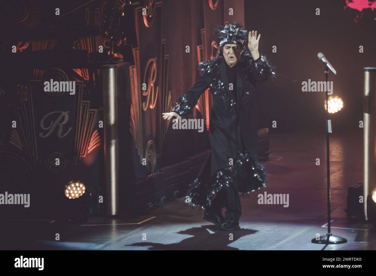 Italian singer Music Concert - Renato Zero - AUTORITRATTO TOUR Renato ...