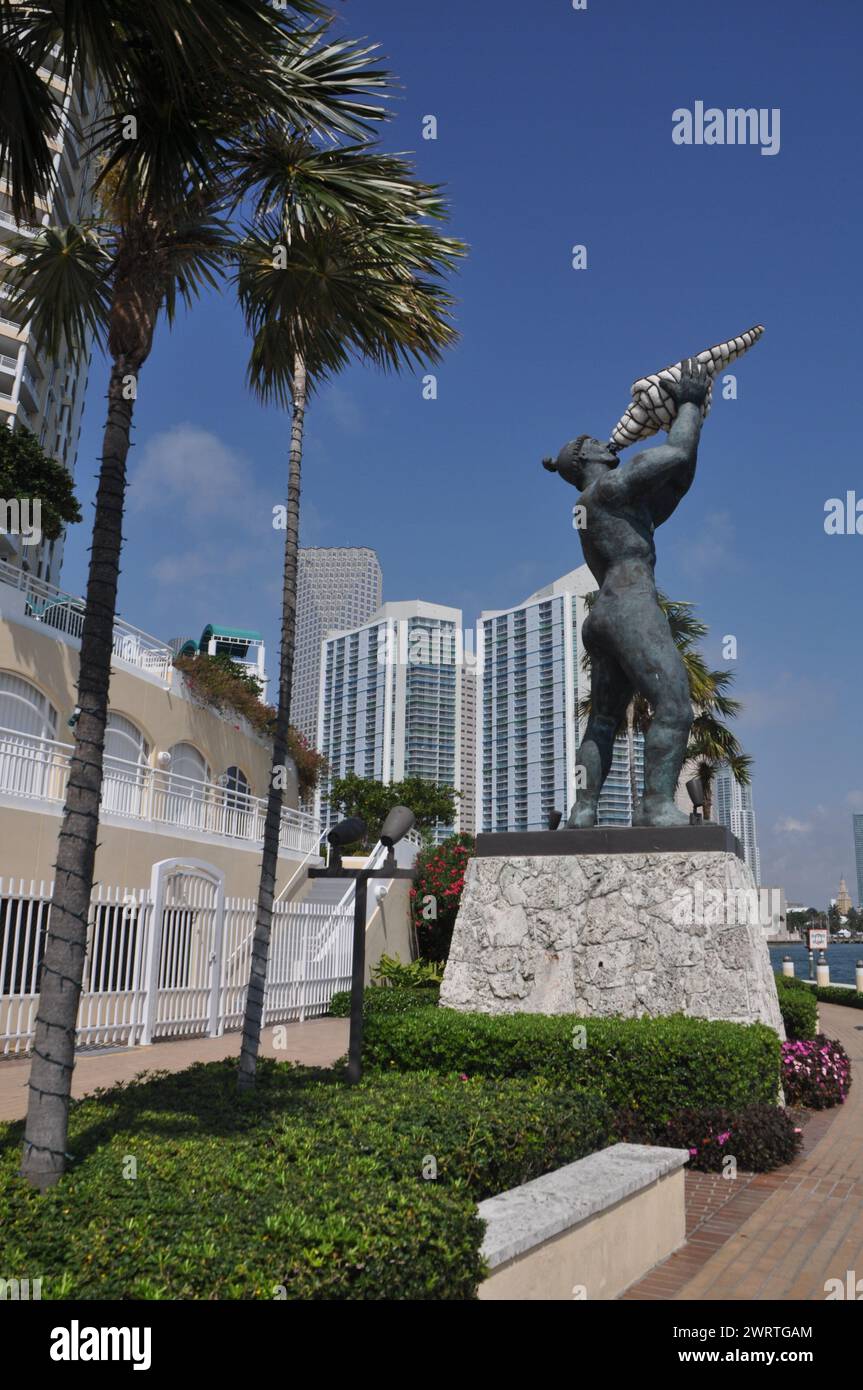 Miami commercial buildings hi-res stock photography and images - Alamy