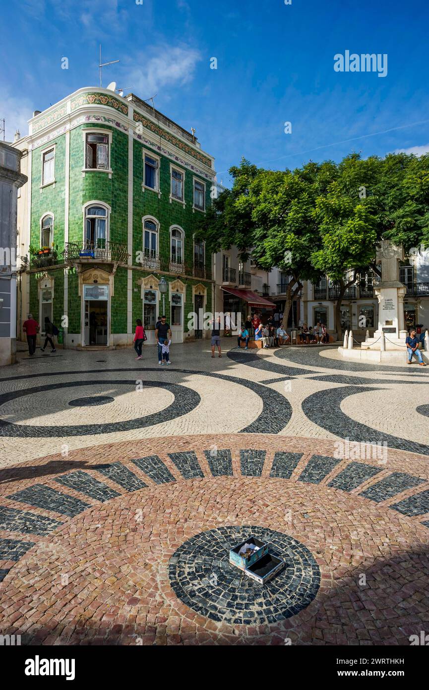 Praca Luis de Camoes square in the old town centre, Lagos, Algarve ...