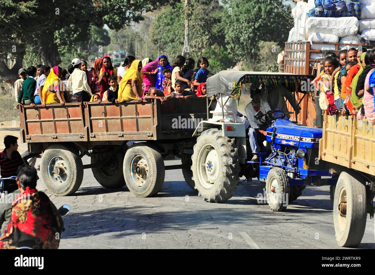 Tractor border hi-res stock photography and images - Alamy