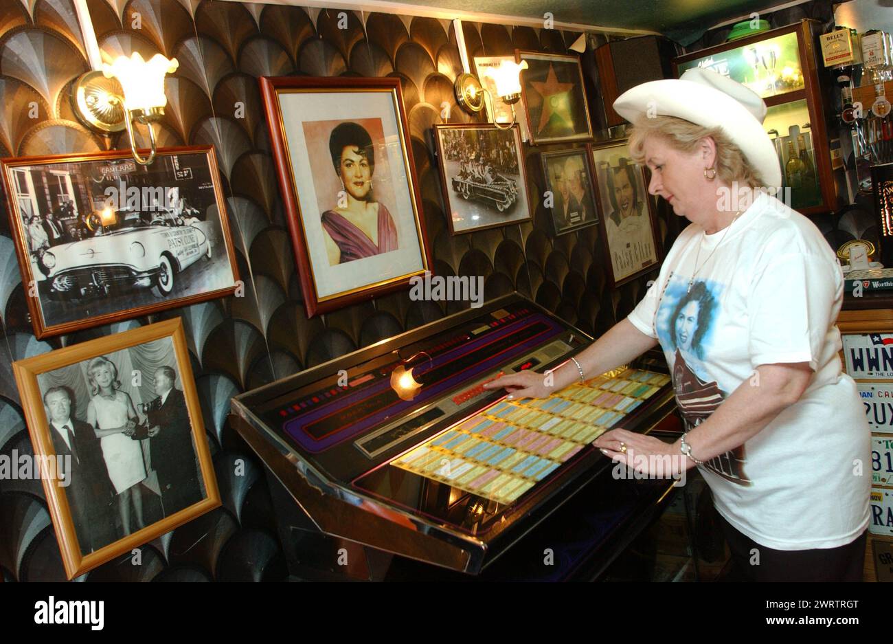 Patsy cline hi-res stock photography and images - Alamy