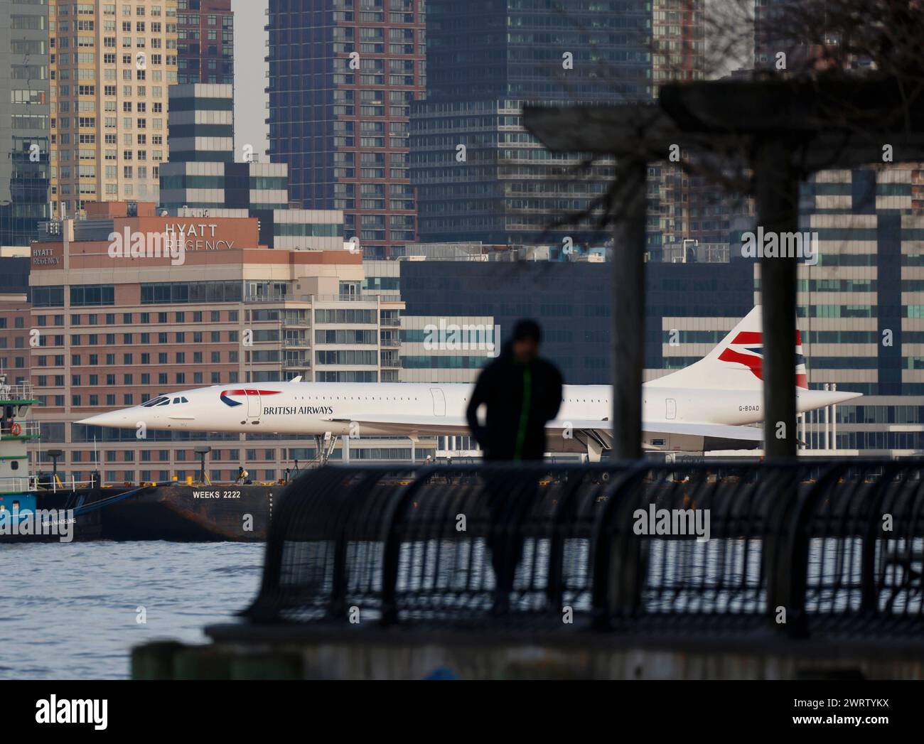 The British Airways Concorde moves up the Hudson River on route to ...