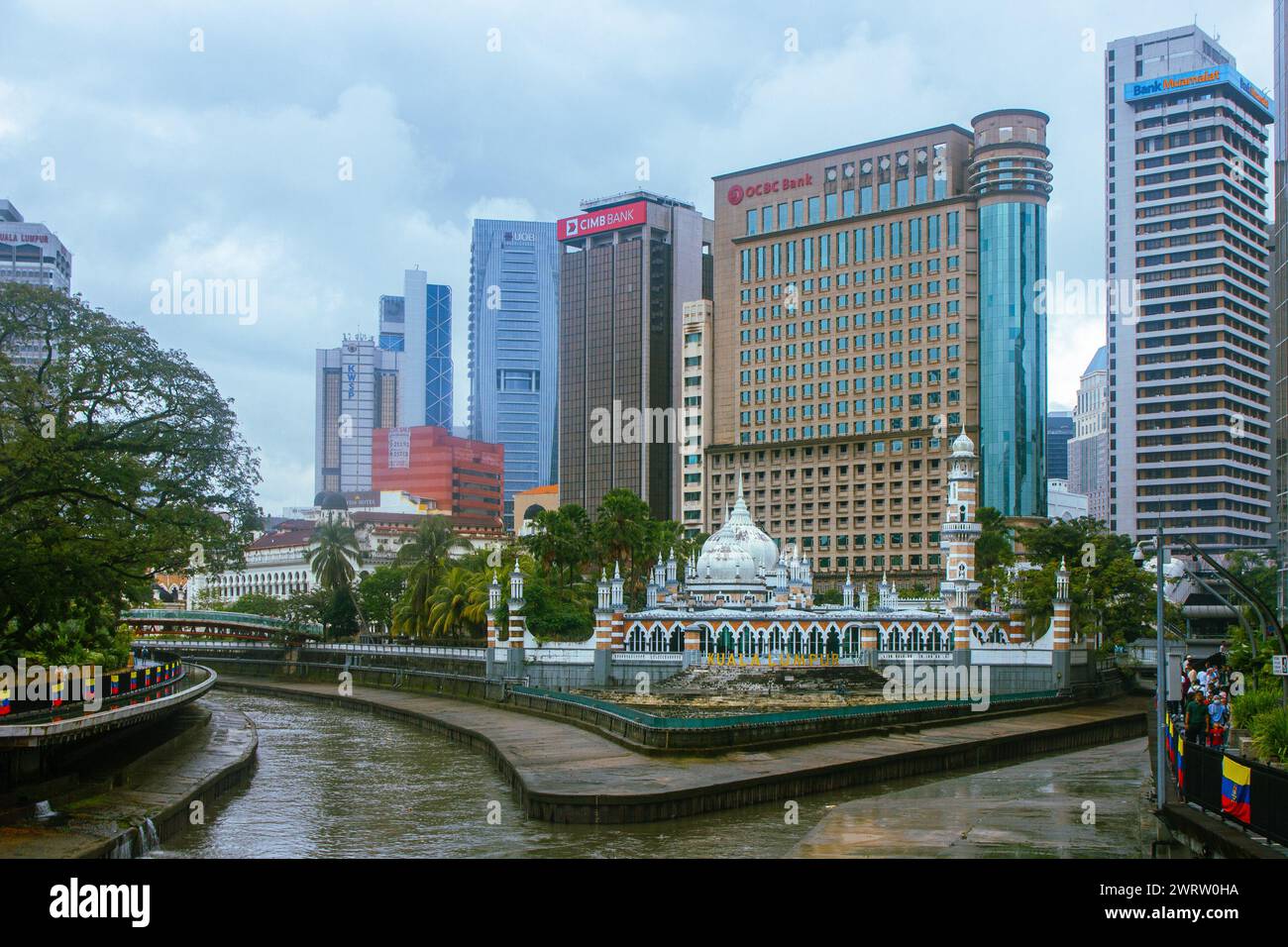 Masjid Jamek Mosque at the confluence of the Klang and Gombak rivers ...