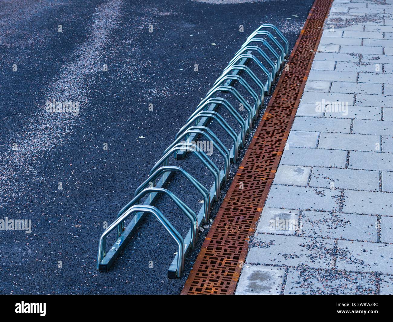 Metal bike rack hi-res stock photography and images - Alamy