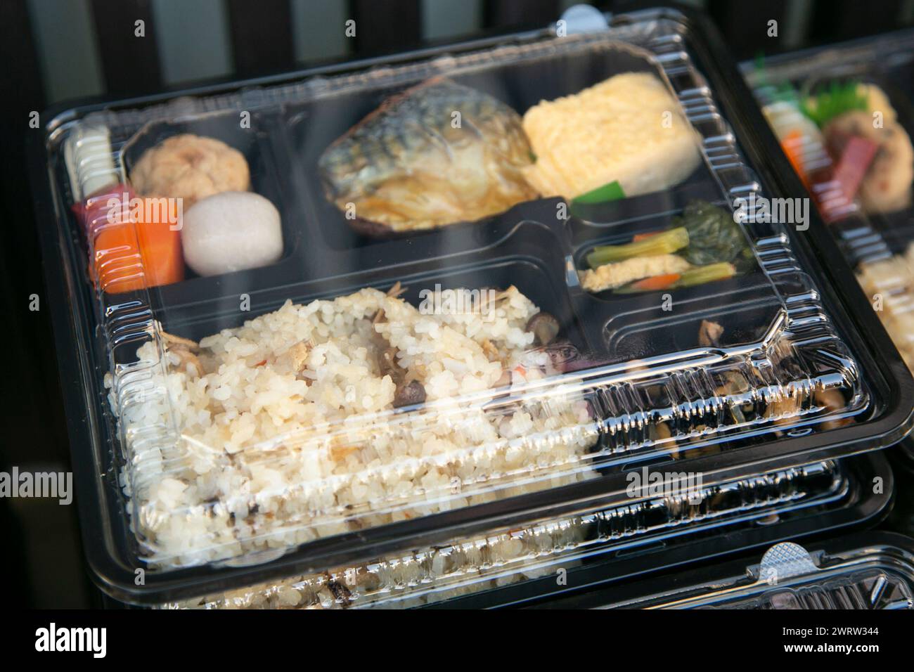 Japanese wooden box hi-res stock photography and images - Alamy