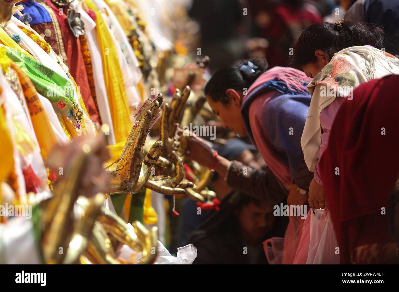 Nagbahal hi-res stock photography and images - Alamy