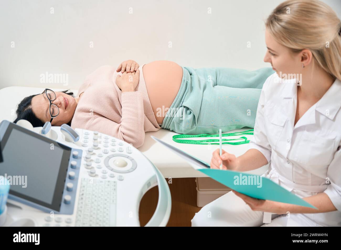 Well child check hi-res stock photography and images - Alamy