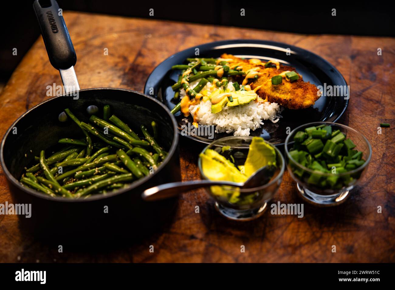 Plates and bowls hi-res stock photography and images - Alamy