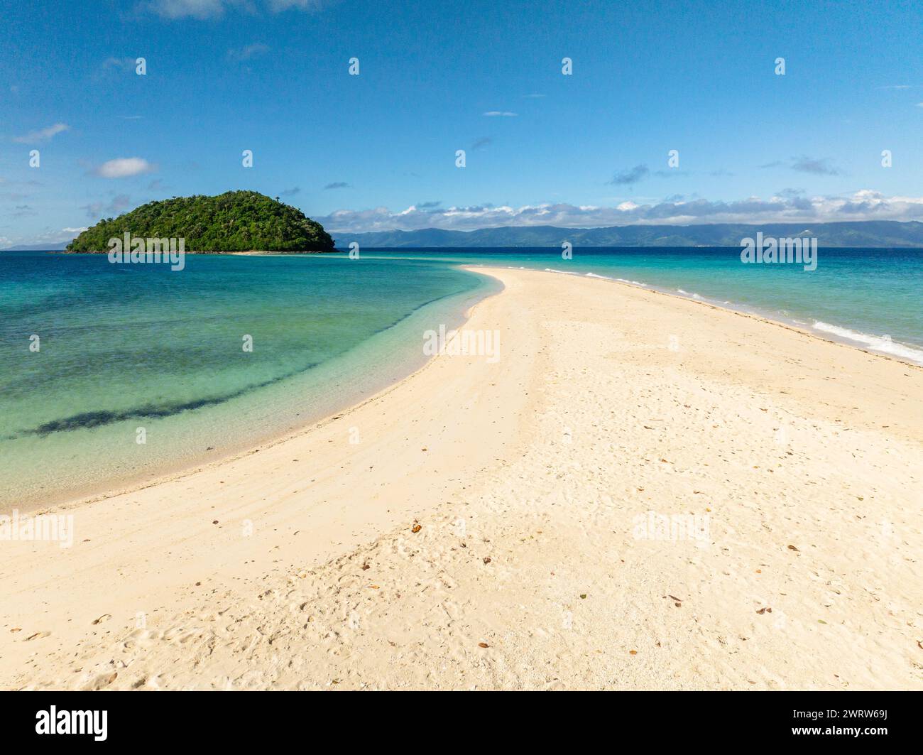 Bon Bon Sandbank with white sand and clear turquoise water. Romblon ...