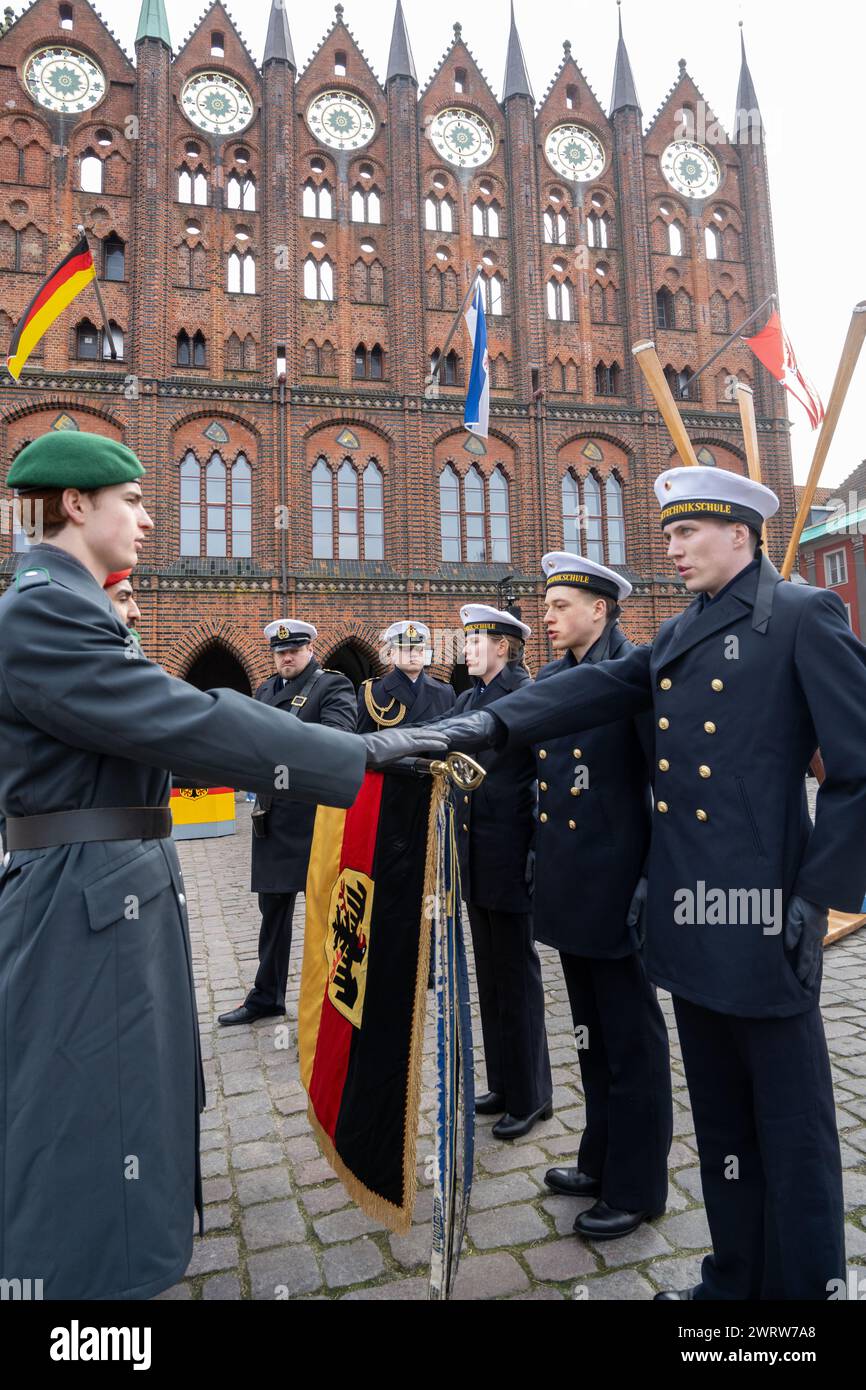 Stralsund, Germany. 14th Mar, 2024. Bundeswehr recruits stand in the ...
