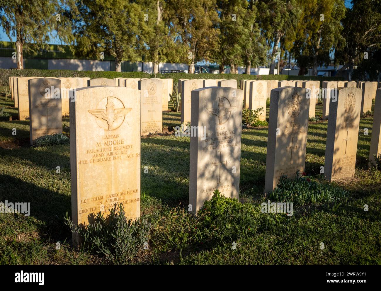 Ww2 british army soldiers in hi-res stock photography and images - Alamy