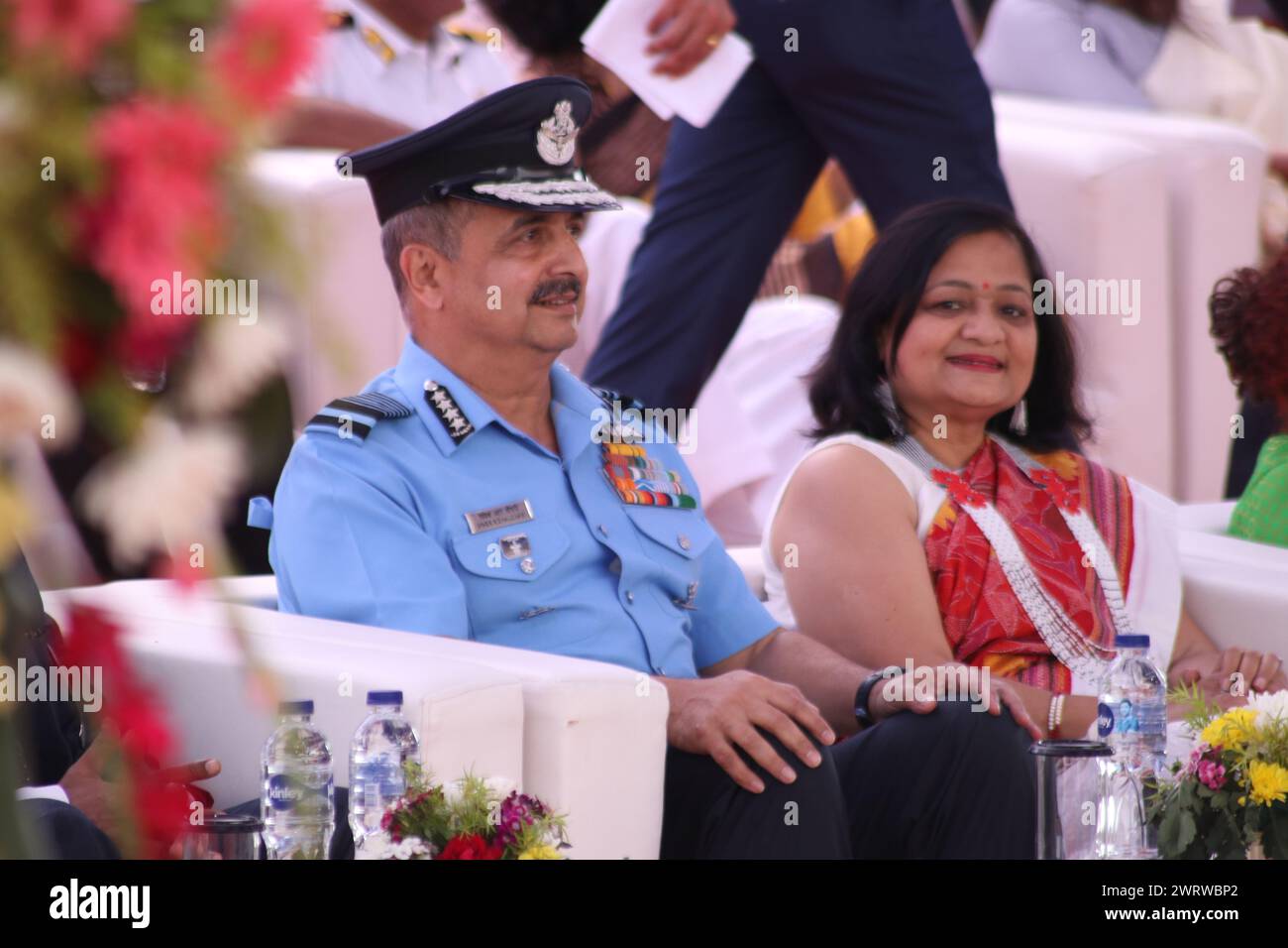 Ins akshay hi-res stock photography and images - Alamy