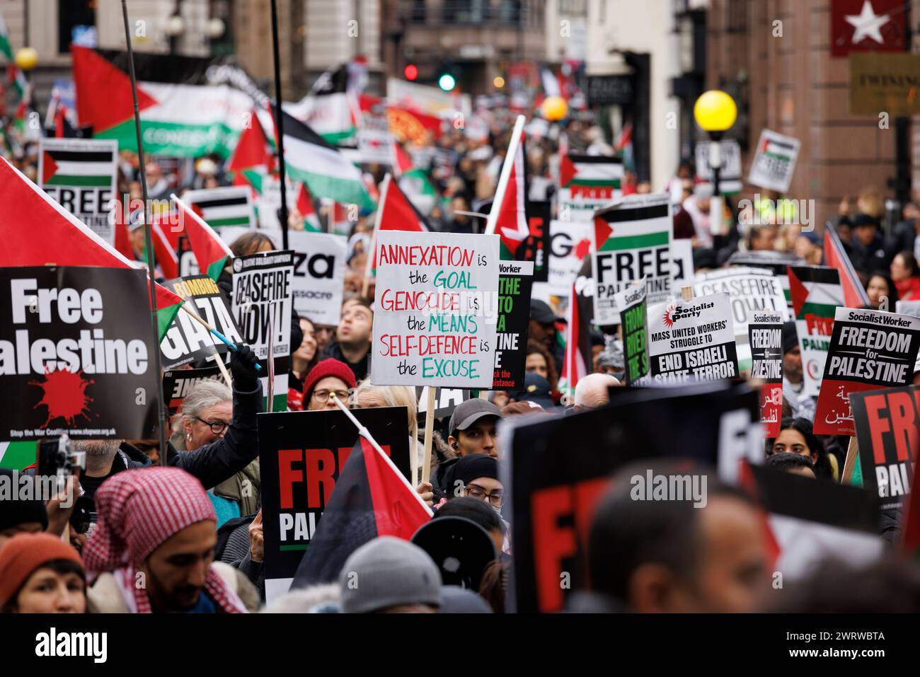 London palestine flag hi-res stock photography and images - Alamy