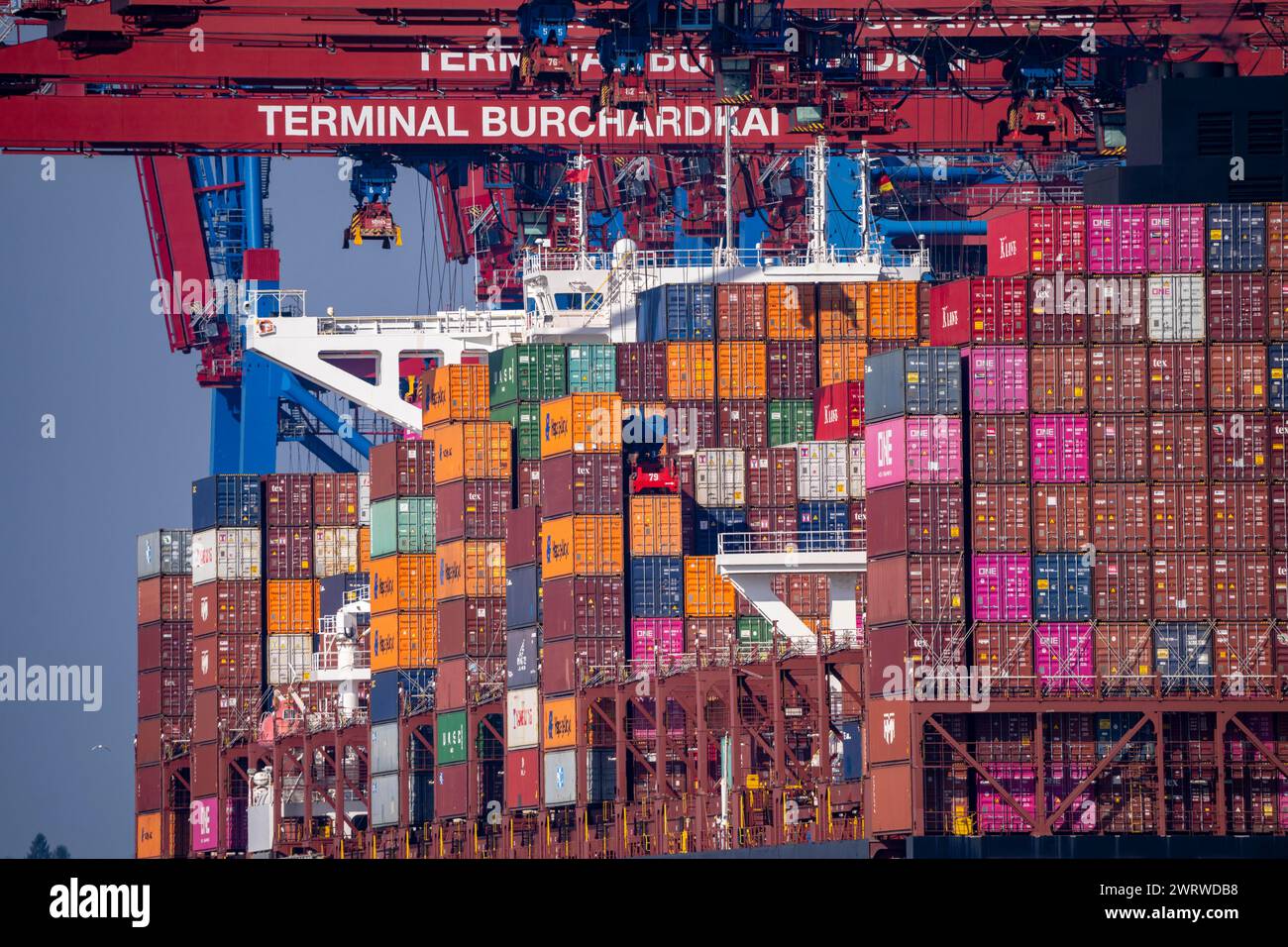 Port of Hamburg, Waltershofer Hafen, HHLA Container Terminal ...