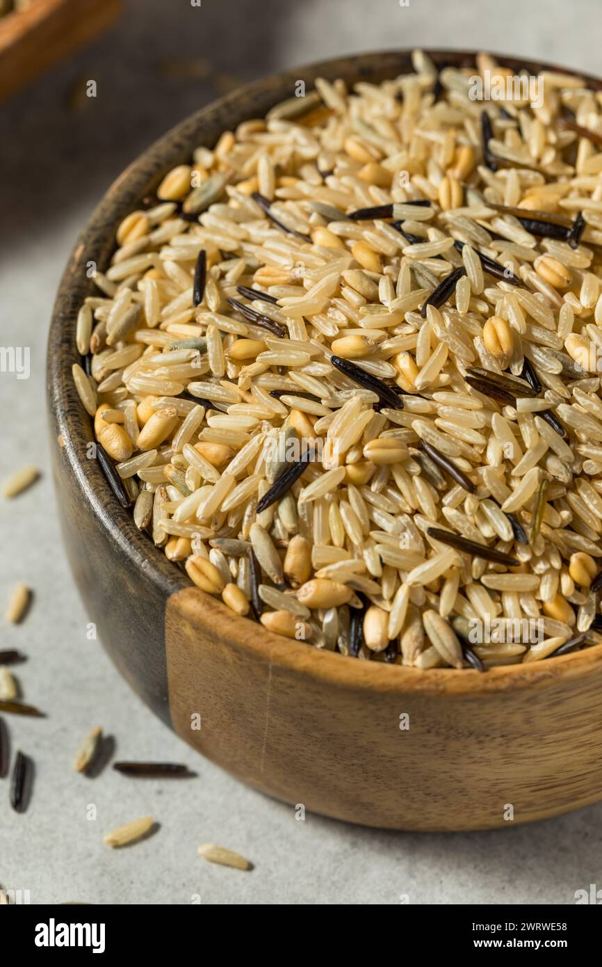 Dry wild rice hi-res stock photography and images - Alamy