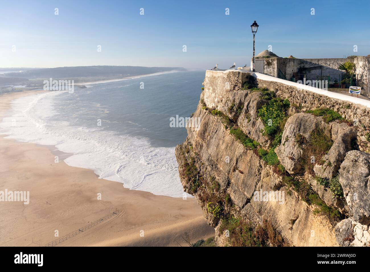 Porto da nazare hi-res stock photography and images - Alamy