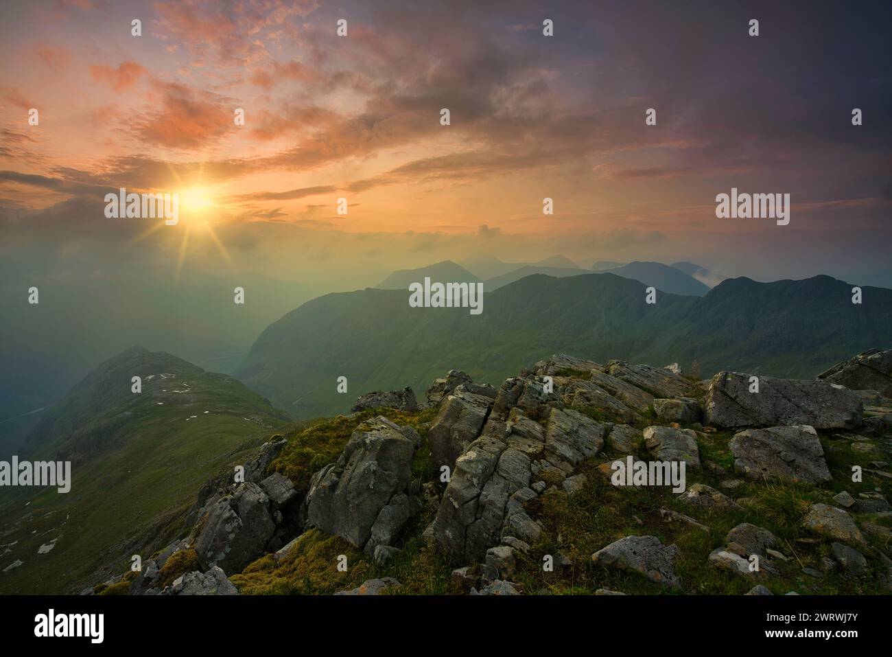 Three sisters peaks sunrise hi-res stock photography and images - Alamy