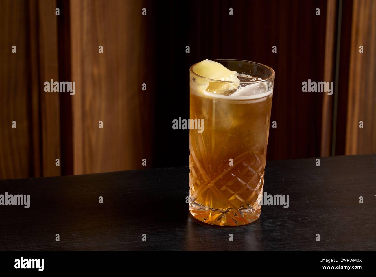 High end cocktail hi-res stock photography and images - Alamy
