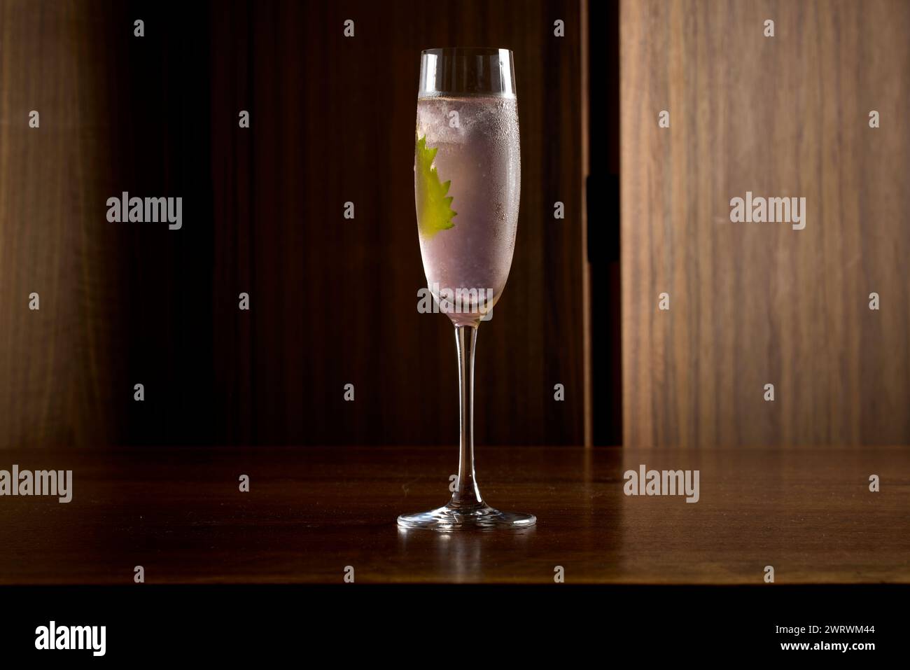 High end cocktail hi-res stock photography and images - Alamy