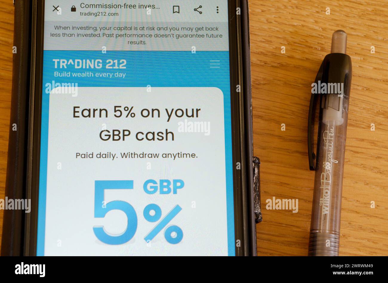 Trading 212 homepage hi-res stock photography and images - Alamy