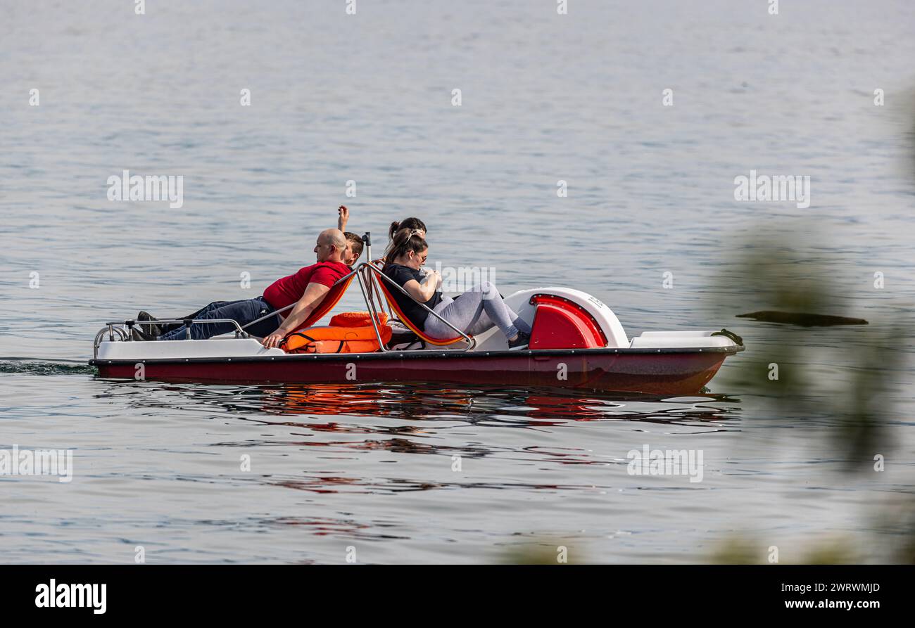 Tretboot hi-res stock photography and images - Alamy
