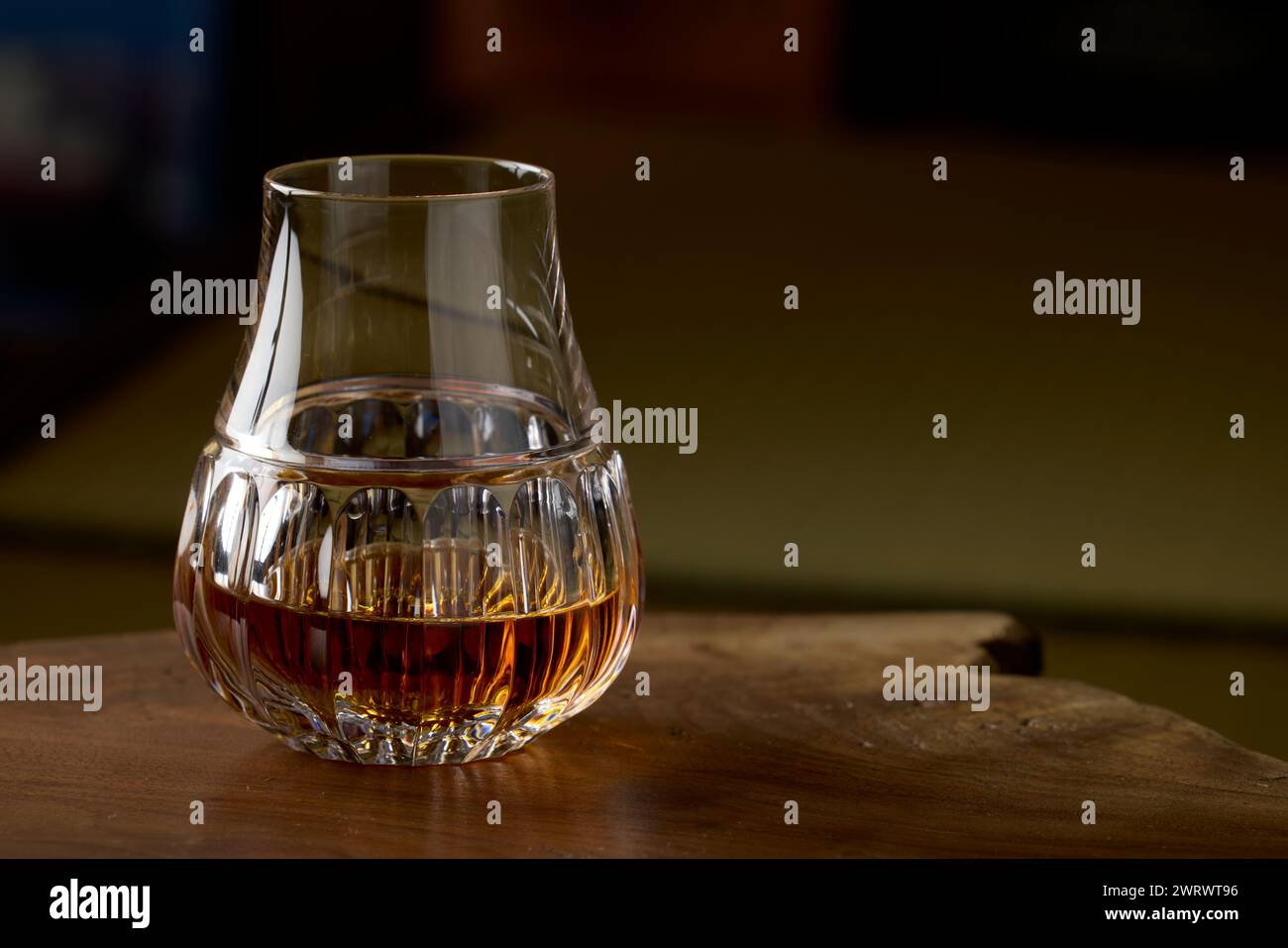 Japanese whisky restaurant hi-res stock photography and images - Alamy