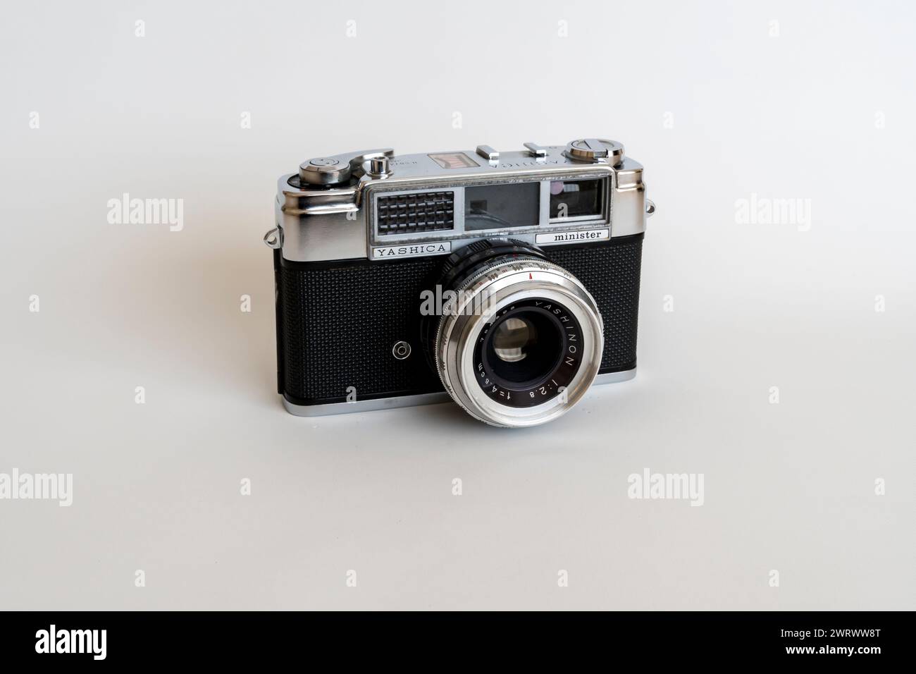 Yashica camera hi-res stock photography and images - Alamy