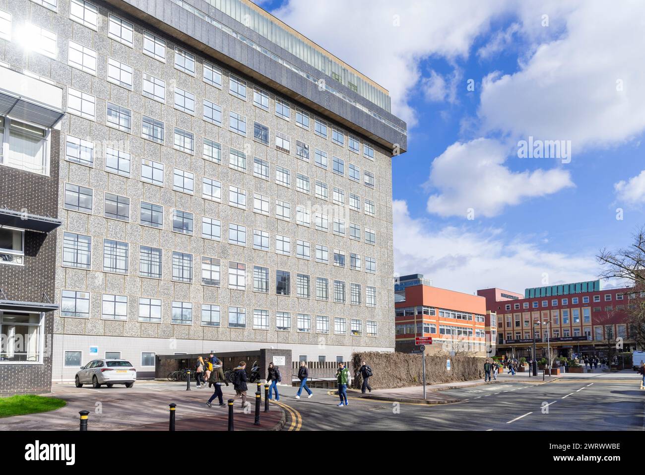 Biosciences building university hi-res stock photography and images - Alamy