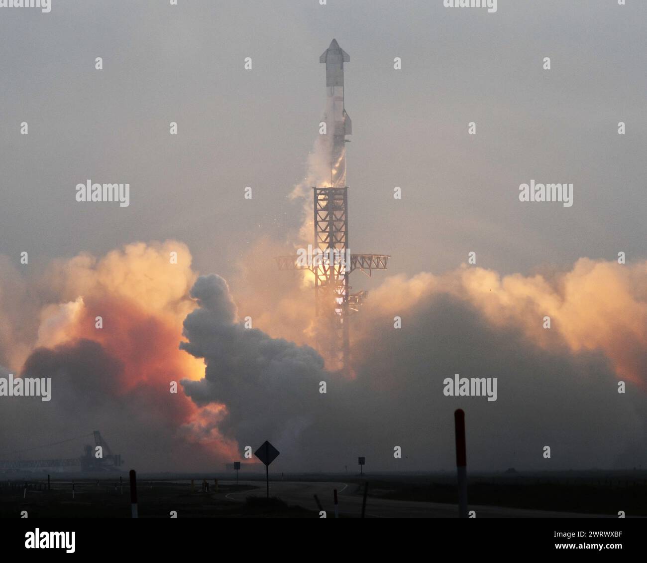 Spacex starship launch hi-res stock photography and images - Alamy