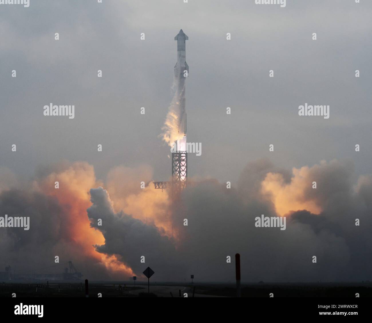 Starship launch 2024 hi-res stock photography and images - Alamy