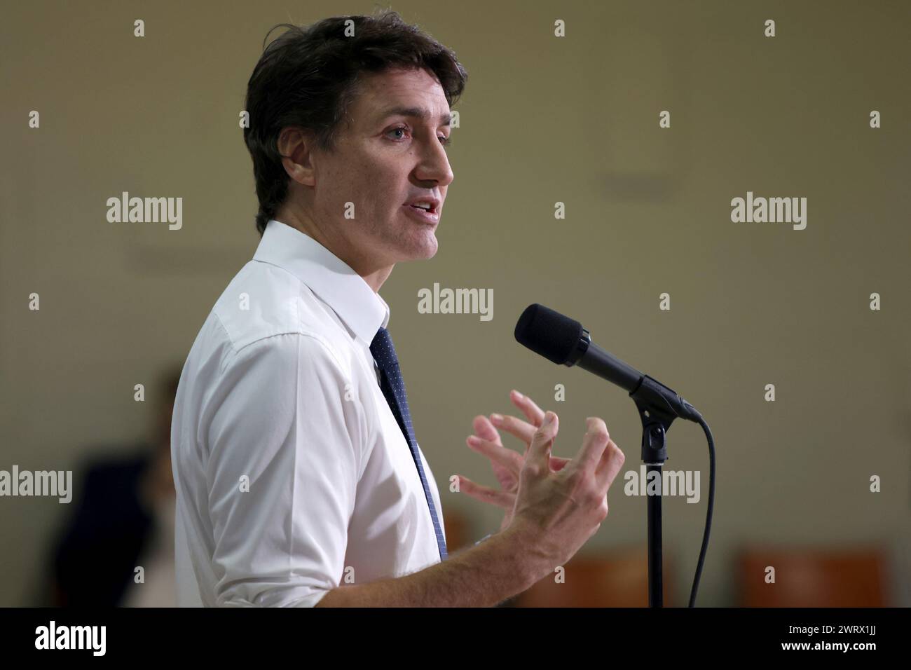 Prime Minister Justin Trudeau visits UNIFOR Local 200 and Local 444 ...