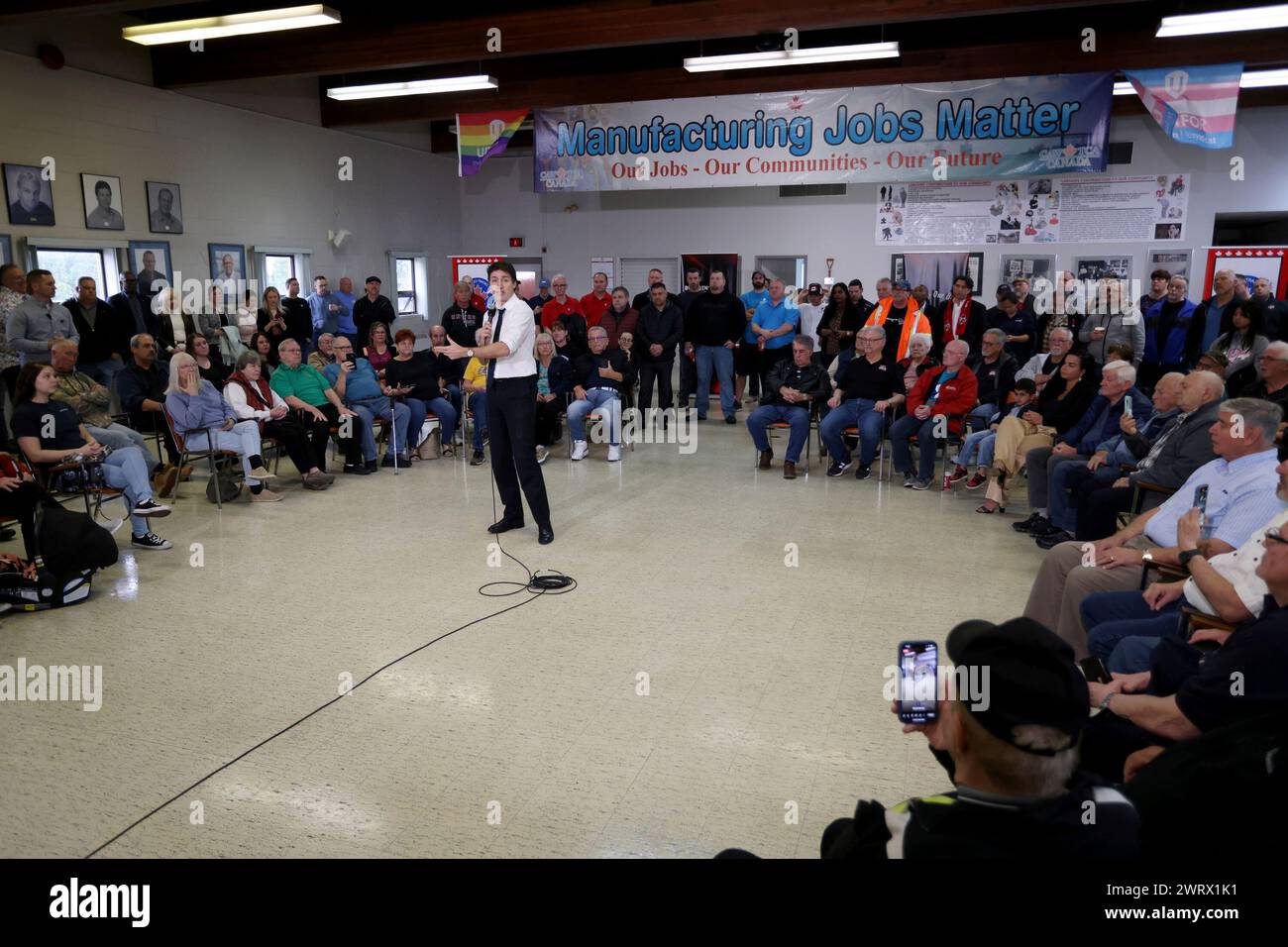 Prime Minister Justin Trudeau visits UNIFOR Local 200 and Local 444 ...
