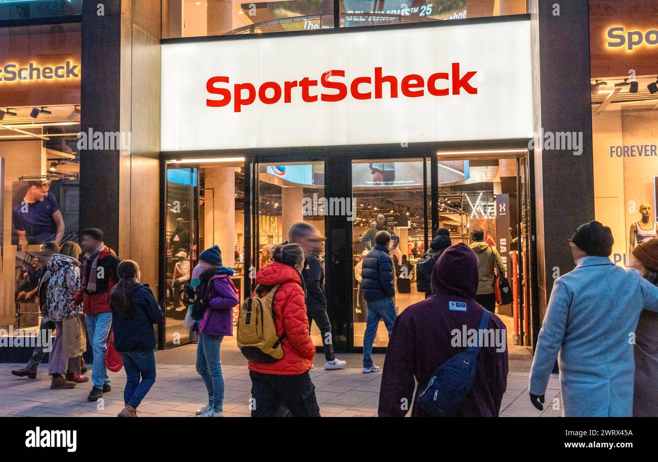 SportScheck in der Fußgängerzone, München, März 2023 Deutschland ...