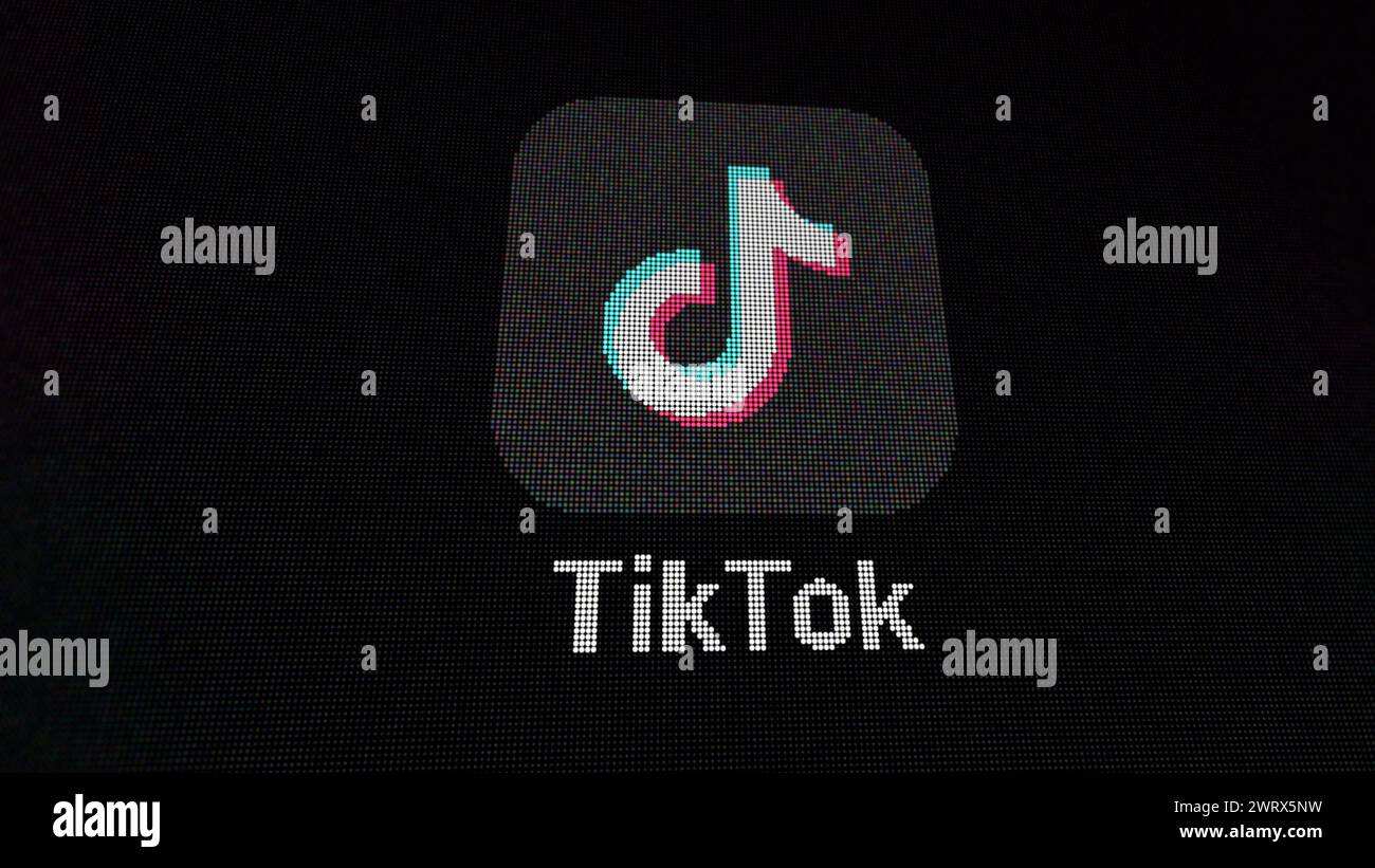 Close up on the icon of TikTop application on a screen Stock Photo - Alamy