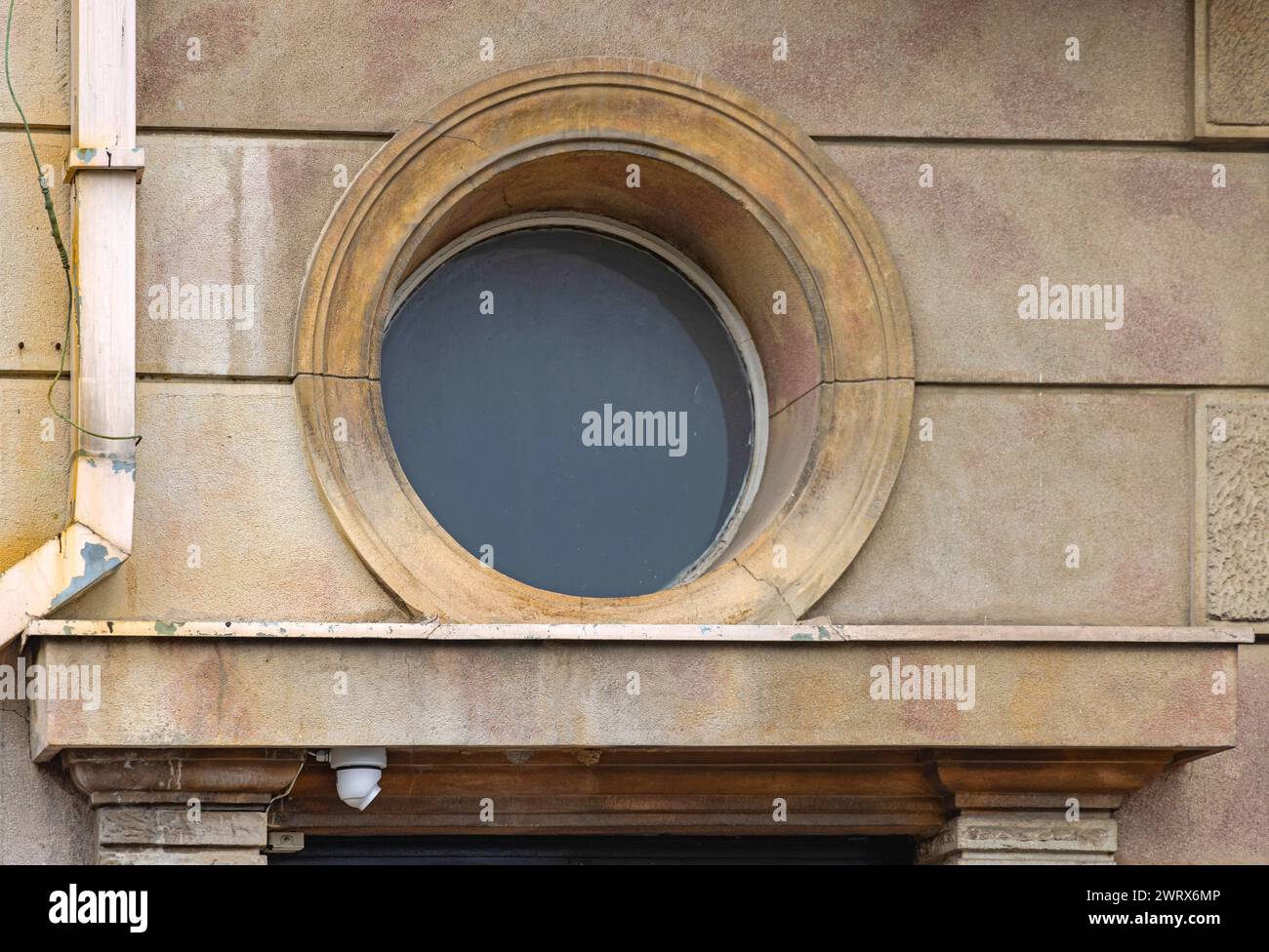 Round glass window hi-res stock photography and images - Alamy