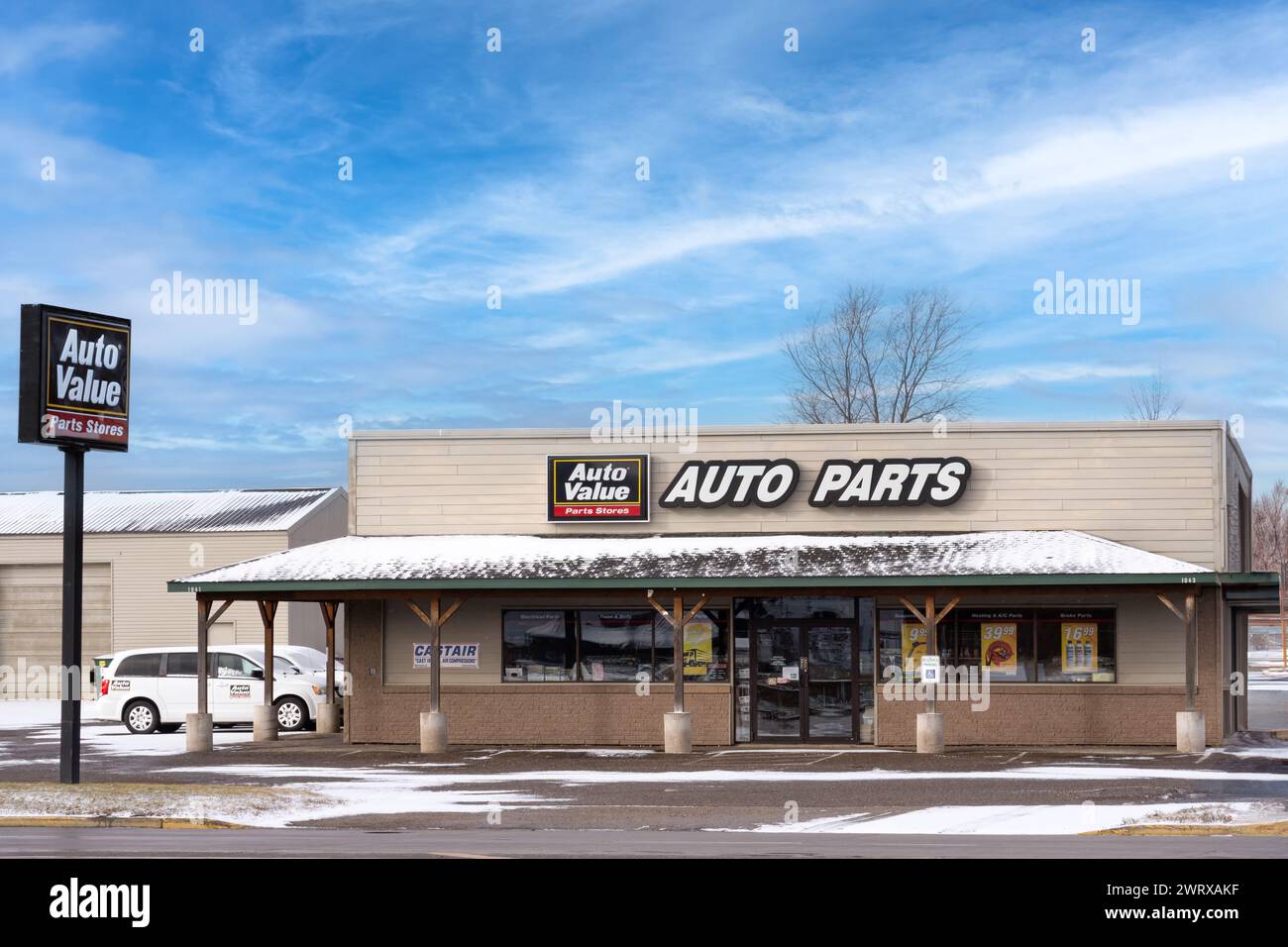 Auto value parts stores hi-res stock photography and images - Alamy