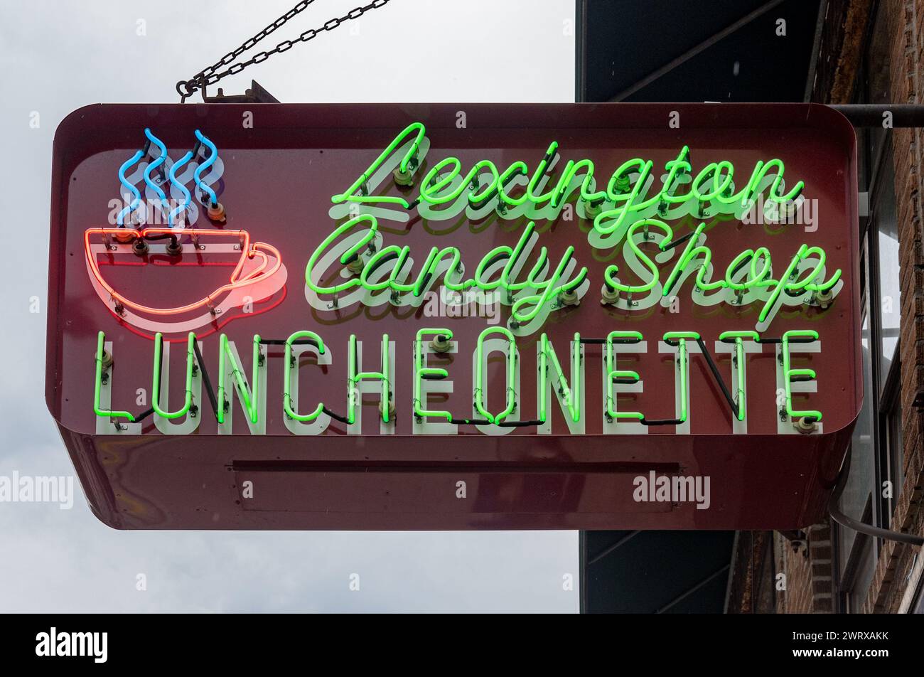 Luncheonette candy store hi-res stock photography and images - Alamy