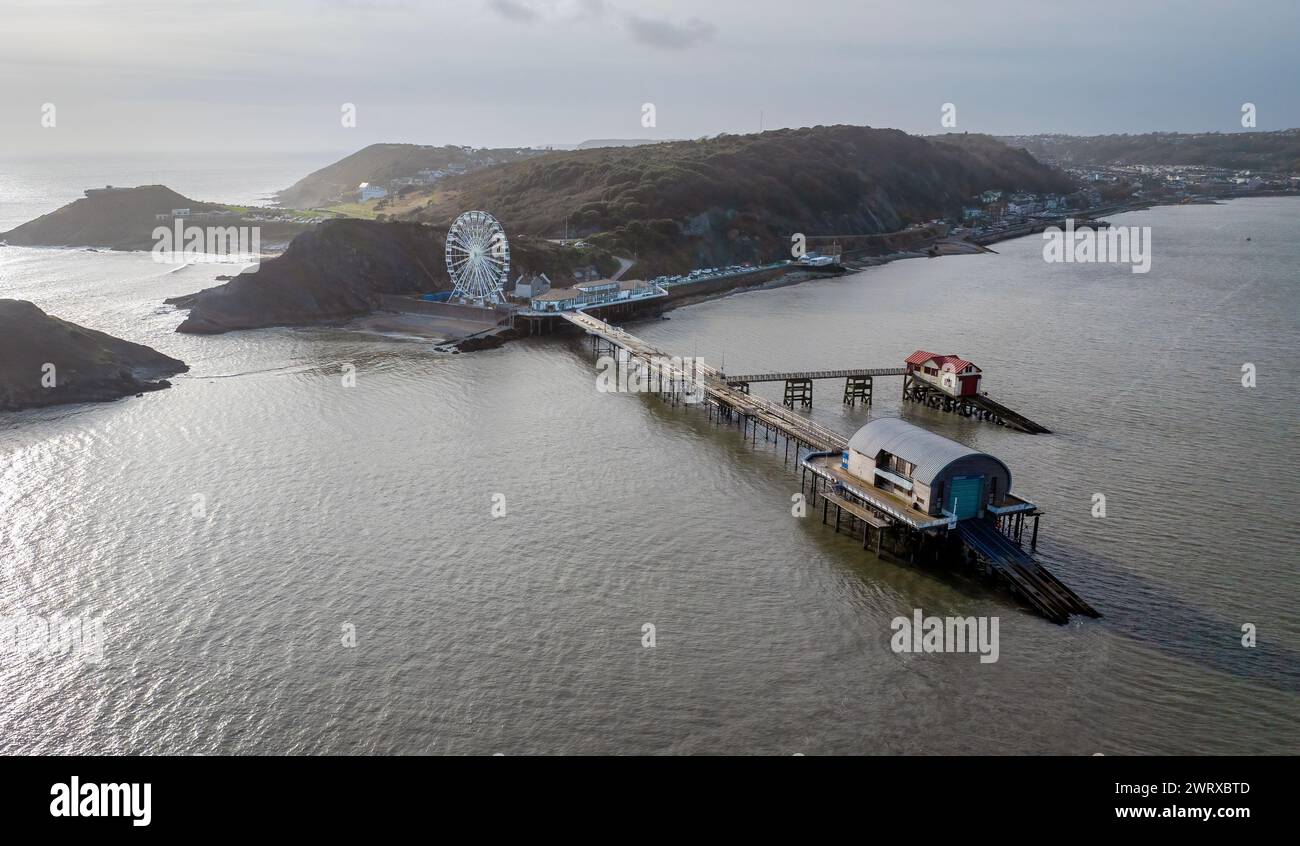 Editorial Swansea, UK - February 18, 2024: The newly installed ferris ...