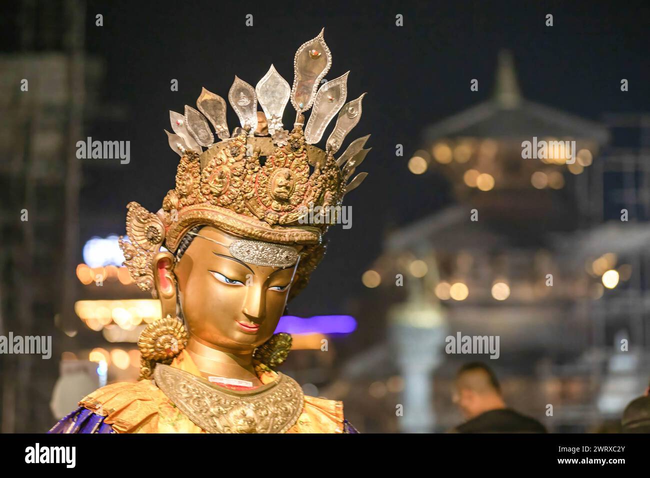 Large idols hi-res stock photography and images - Alamy